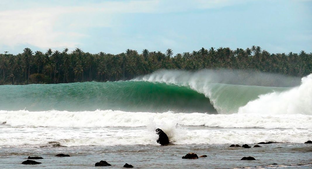 Point of Change - A descoberta de Nias | Waves