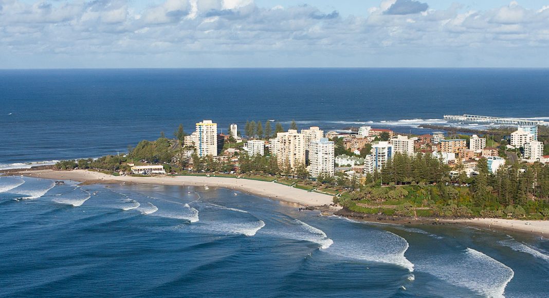 Gold Coast - Snapper Rocks com volume | Waves