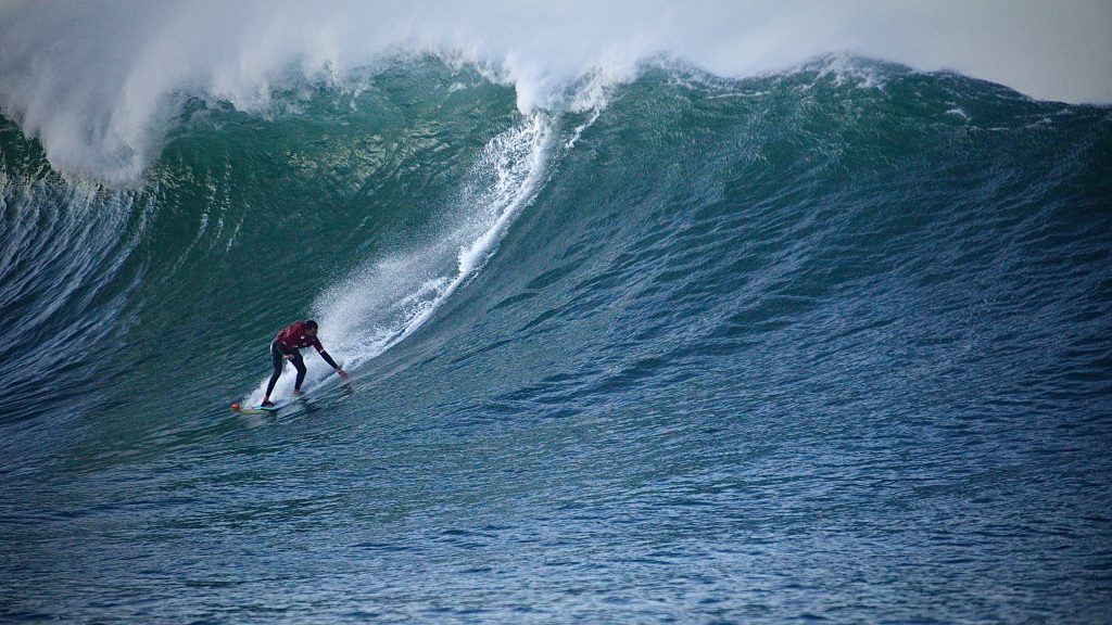 Breaking Dark - A onda de Derek Rabelo | Waves