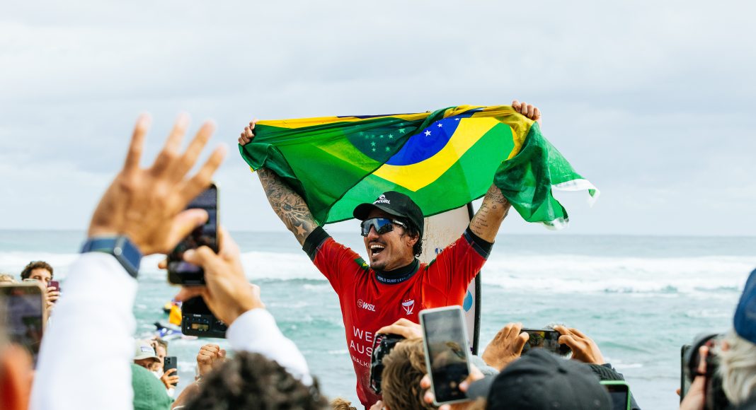 Gabriel Medina - O campeão voltou | Waves