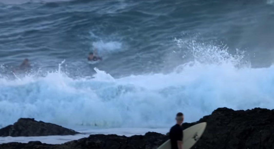 Snapper Rocks - Atrás das pedras | Waves