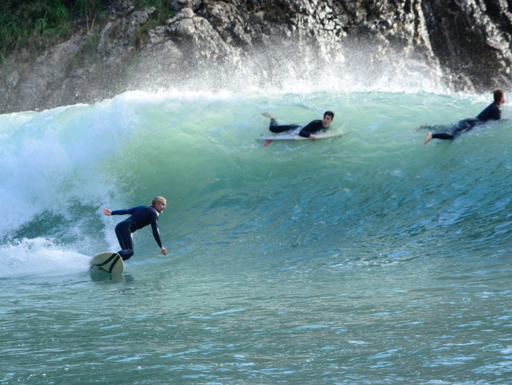 Surfe guia Europa - Viagem insólita | Waves