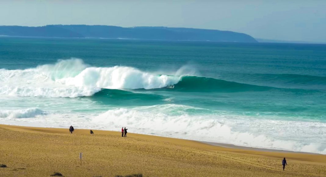 Tim Bonython - Nazaré girl power | Waves