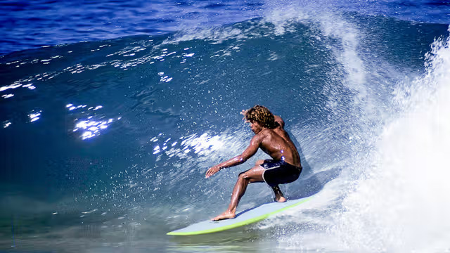 Buttons Kaluhiokalani - Surfista que mudou o jogo | Waves