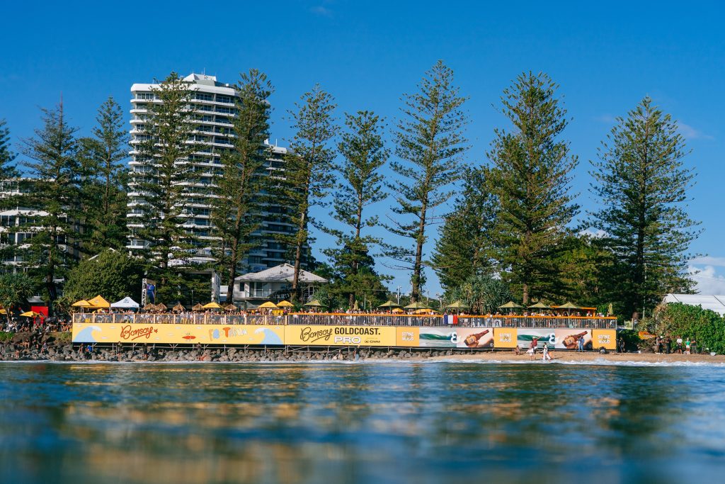 El Gold Coast Pro 2025 se reinicia con nuevos álteres tras un día de ...
