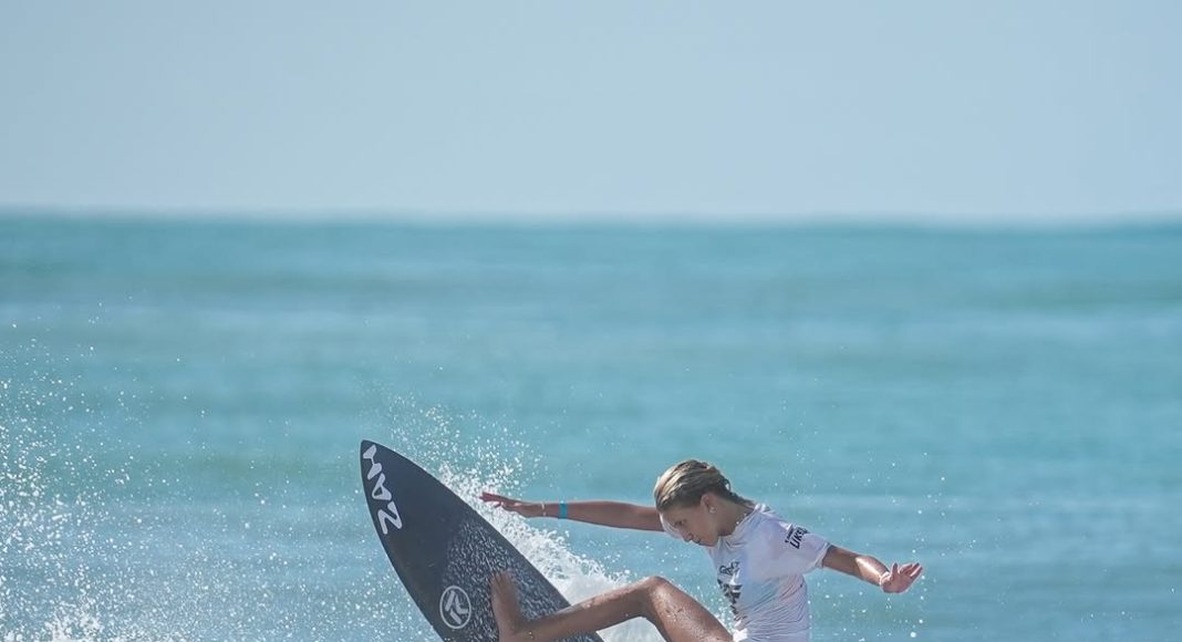 Surf de Base 2025 - Valentina Zanoni faz história | Waves