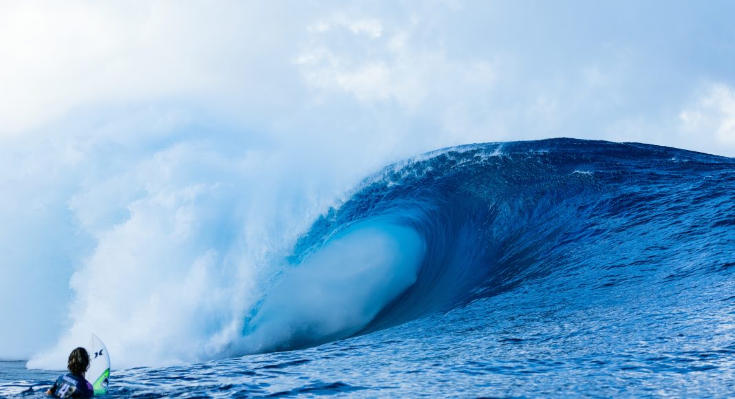 Tahiti Pro 2025 - Molly e Caitlin fazem final | Waves