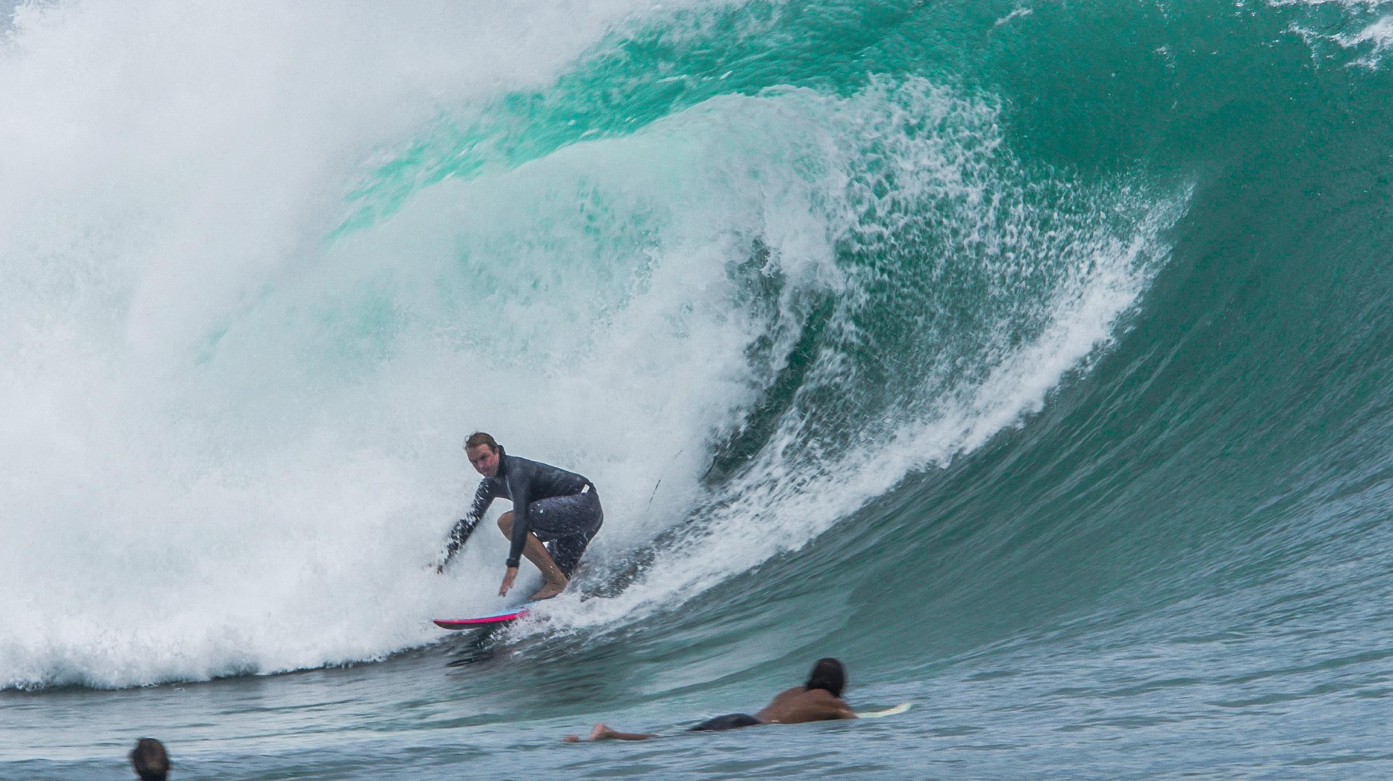 Ala Moana Bowls - Sul da ilha recebe swell | Waves