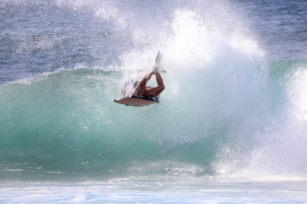 Pipeline Bodyboarding - Luna é campeã com nota 10 | Waves