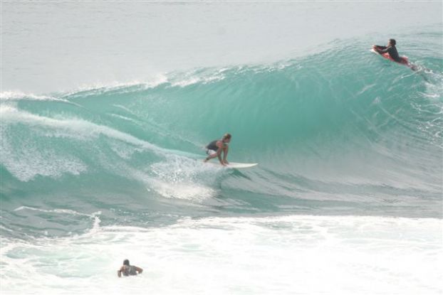 Free surfer global - Confira galeria de fotos de Omar Docena | Waves