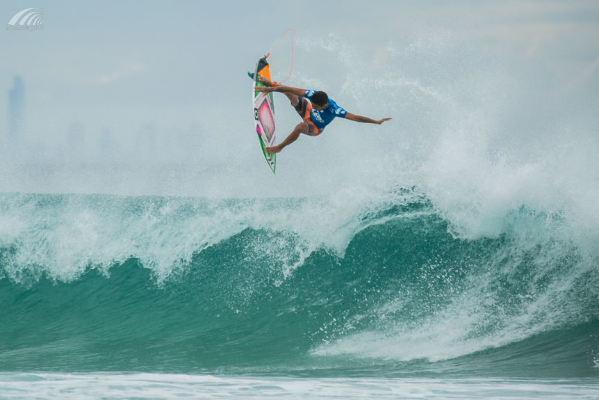 Sub 21 - Surfer elege os melhores | Waves