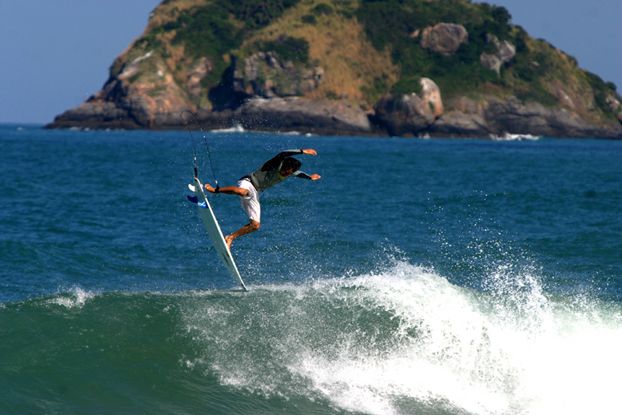 Zoom - Confira imagens de Kalani Brito | Waves