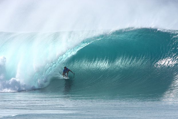 Zoom - Confira imagens de Kalani Brito | Waves